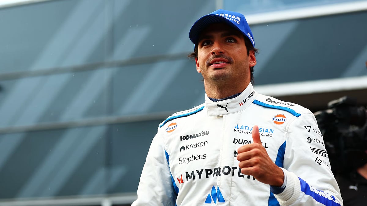 Carlos & Liam Lawson lock the front rows in Baku amid chaotic crashes