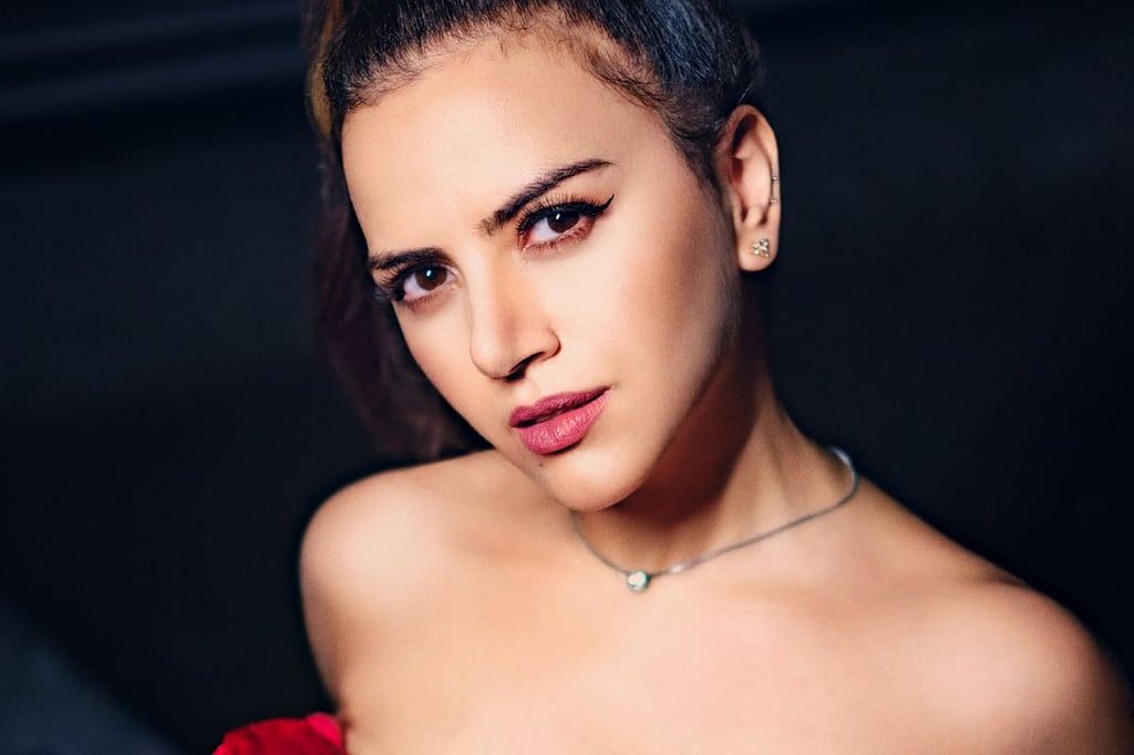 Rashi Mal’s bilingual singles Stay and Na Jaa explore love