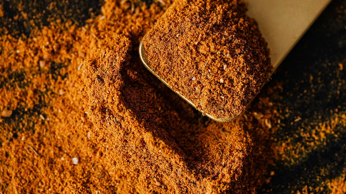 How to remove turmeric stain from your clothes?