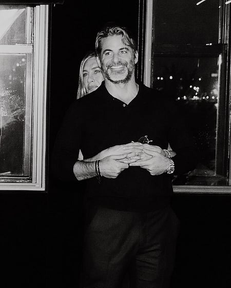 Jennifer Aniston and Jim Curtis go Insta-official