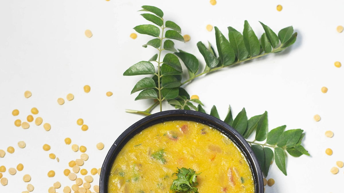 Do curry leaves help in reducing unwanted food cravings?