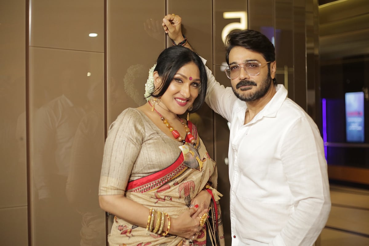 Glimpses from the premiere of Ajogyo