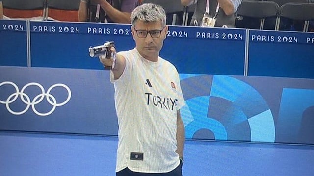 Yusuf Dikec, the 51-year-old shooter from Turkey, who is going viral on ...