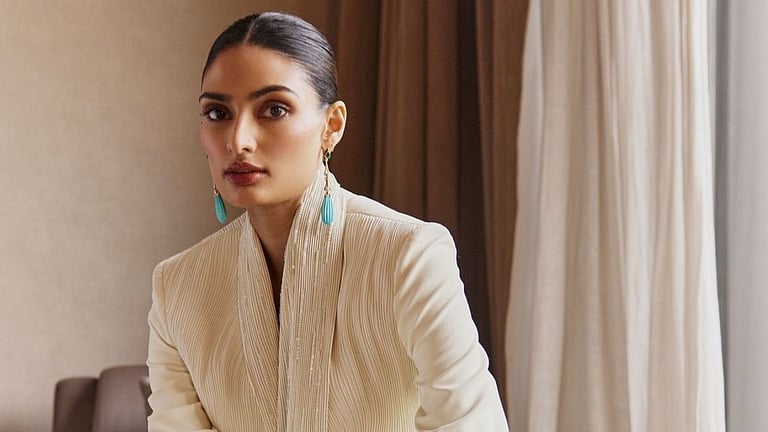 Athiya Shetty brutally trolled for sharing Lata Mangeshkar’s image
