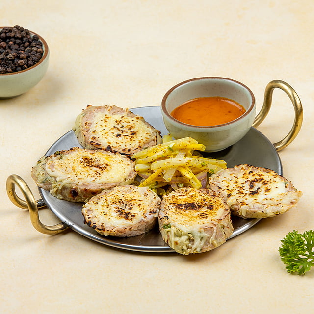 Bengaluru meets the heart of Kolkata and North Indian cuisines in this ...