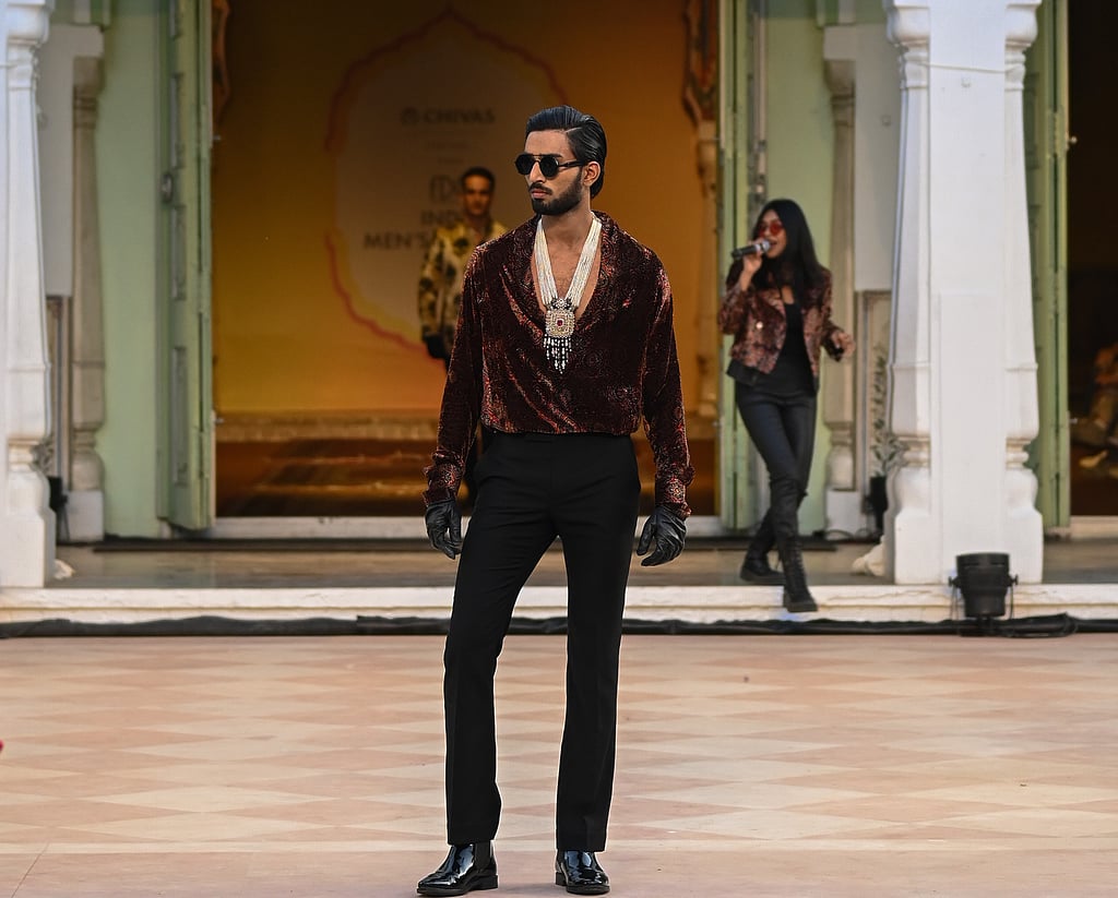 Designer Arjan Dugal unveils his collection Vintage 2030 at FDCI India ...