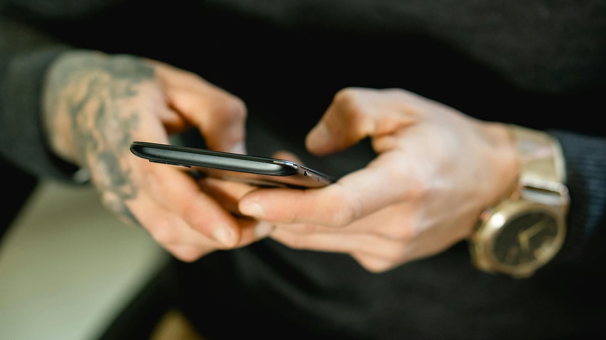 Why we never delete old photos, emails, and screenshots