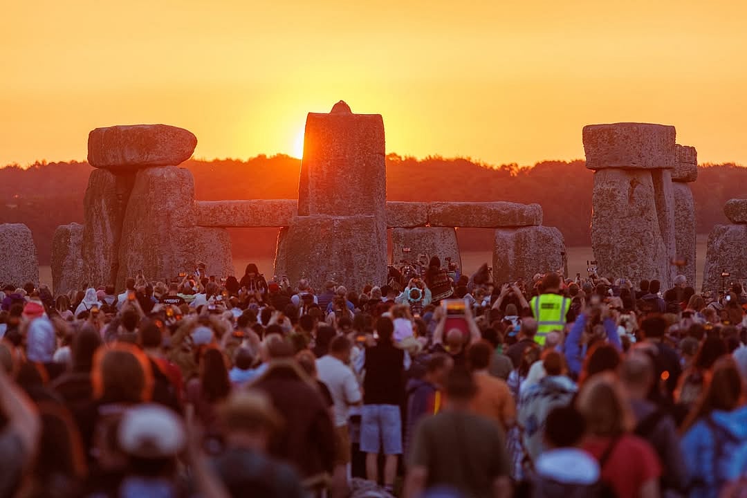 Around 25 thousand gathered to watch the summer solstice sunrise at ...