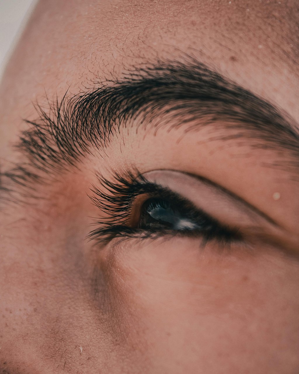 How to get good eyelashes naturally?