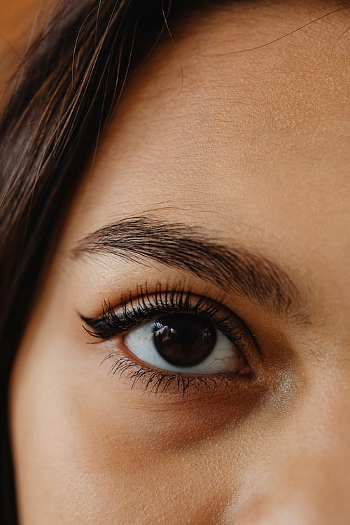 How to get good eyelashes naturally?