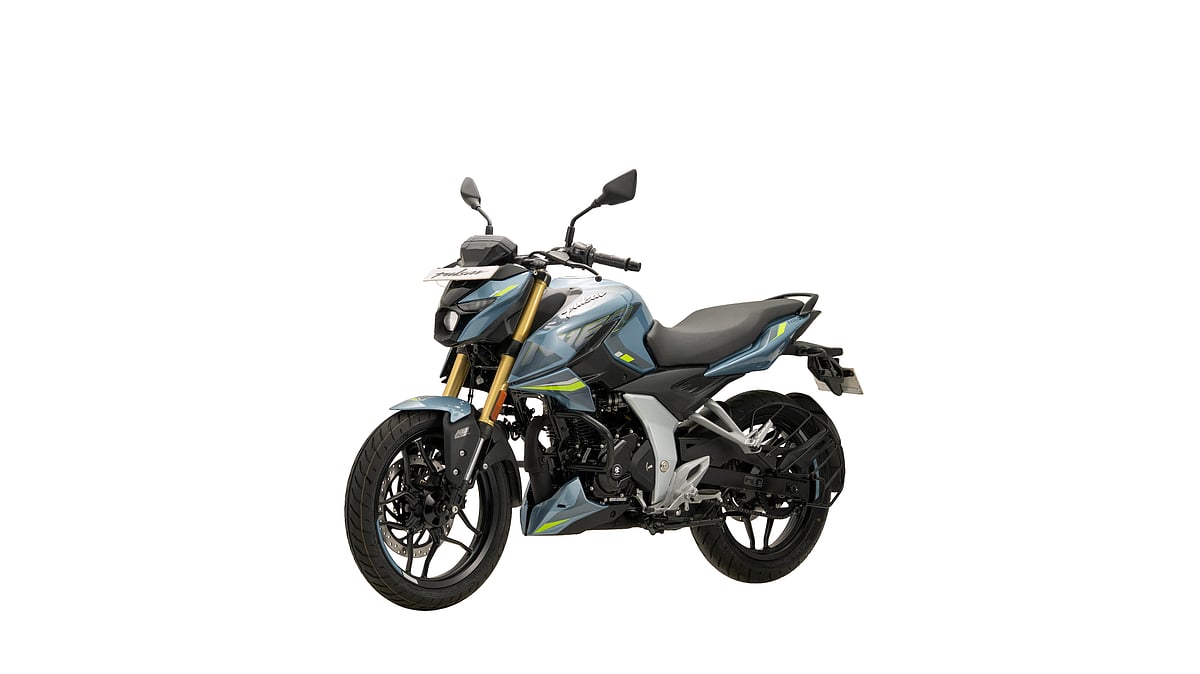 Pulsar N160 gets a new variant with Gold USD Forks and a single-seat
