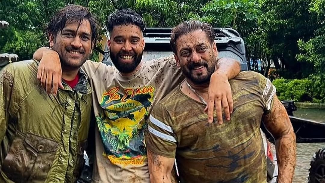 Salman Khan AP Dhillon and Dhoni's muddy photo goes viral