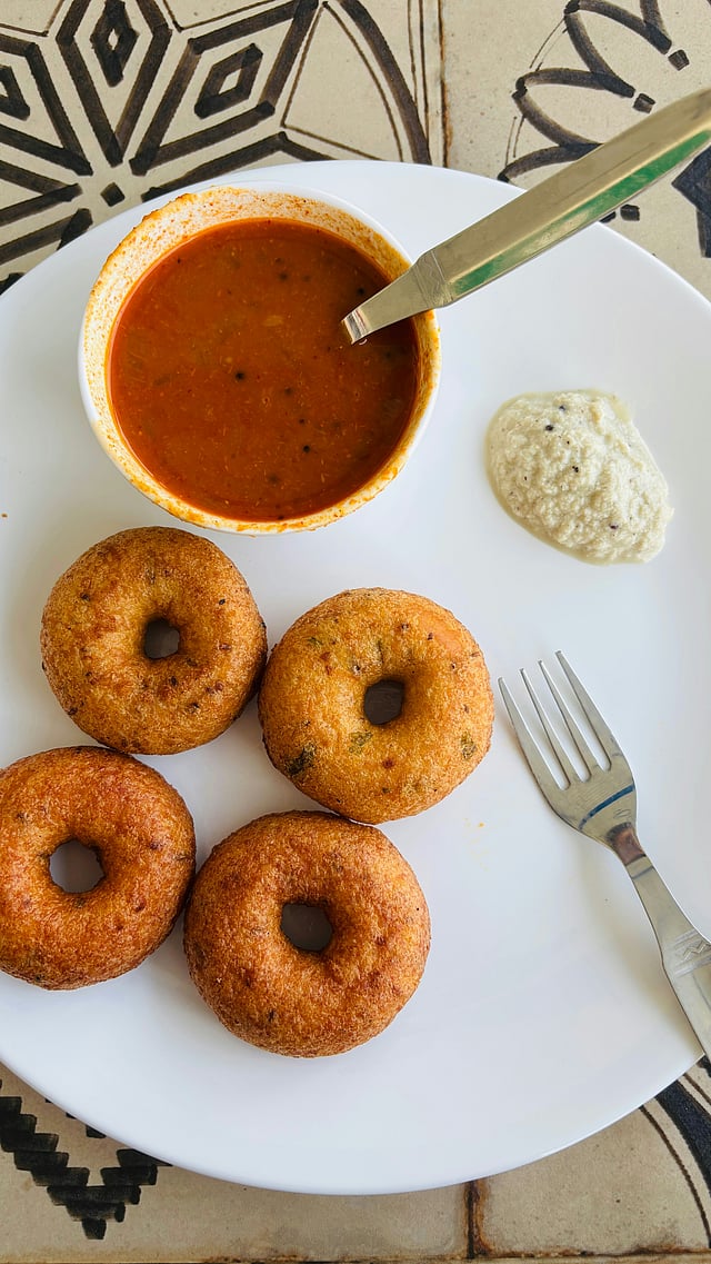 Why do vadas have a hole in the middle? The reason is very scientific