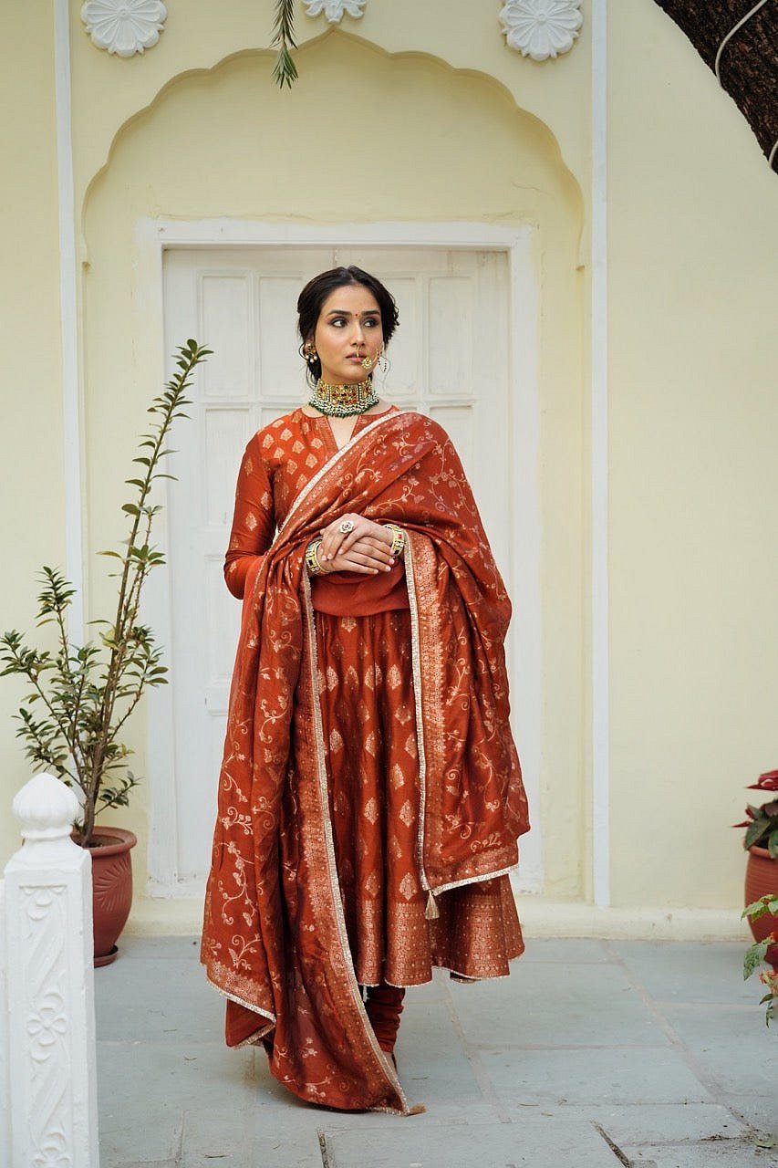Mastaani by Safaa: Subtle Glamour with Vegan Silk for Weddings