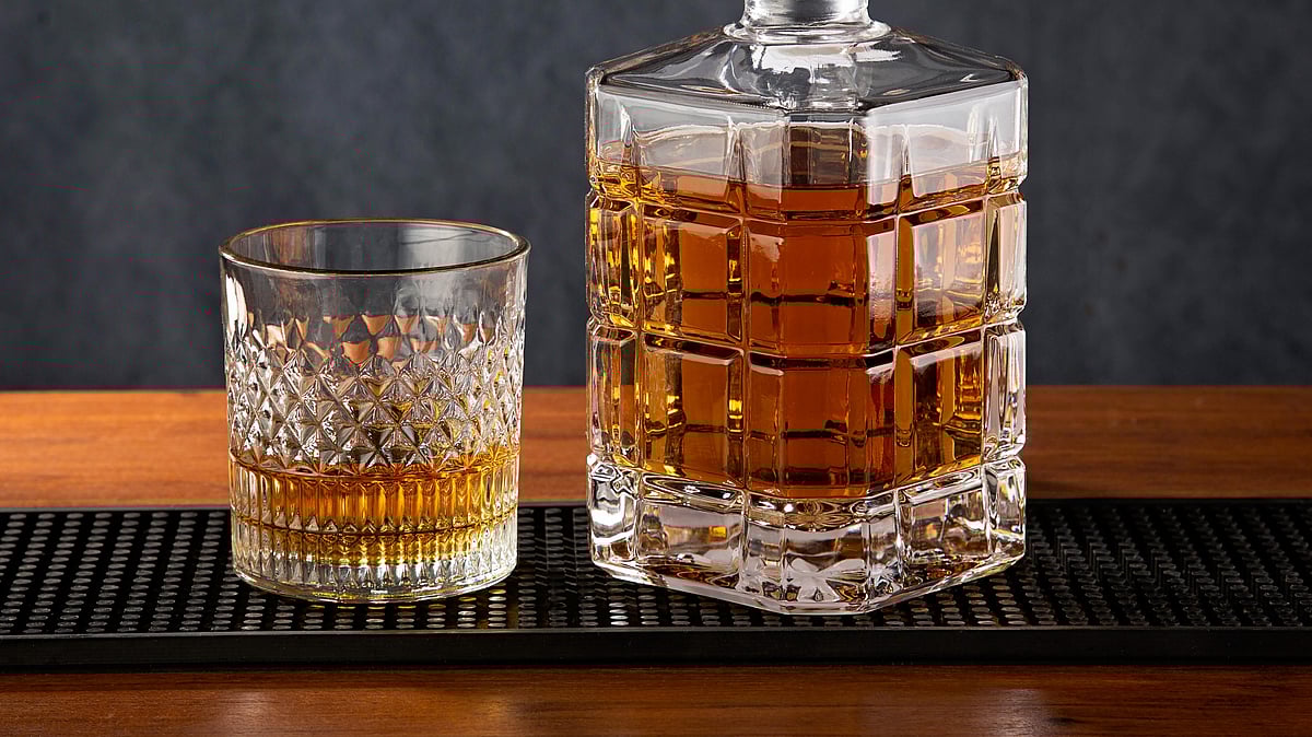 What does peg mean in alcohol- definition and origin