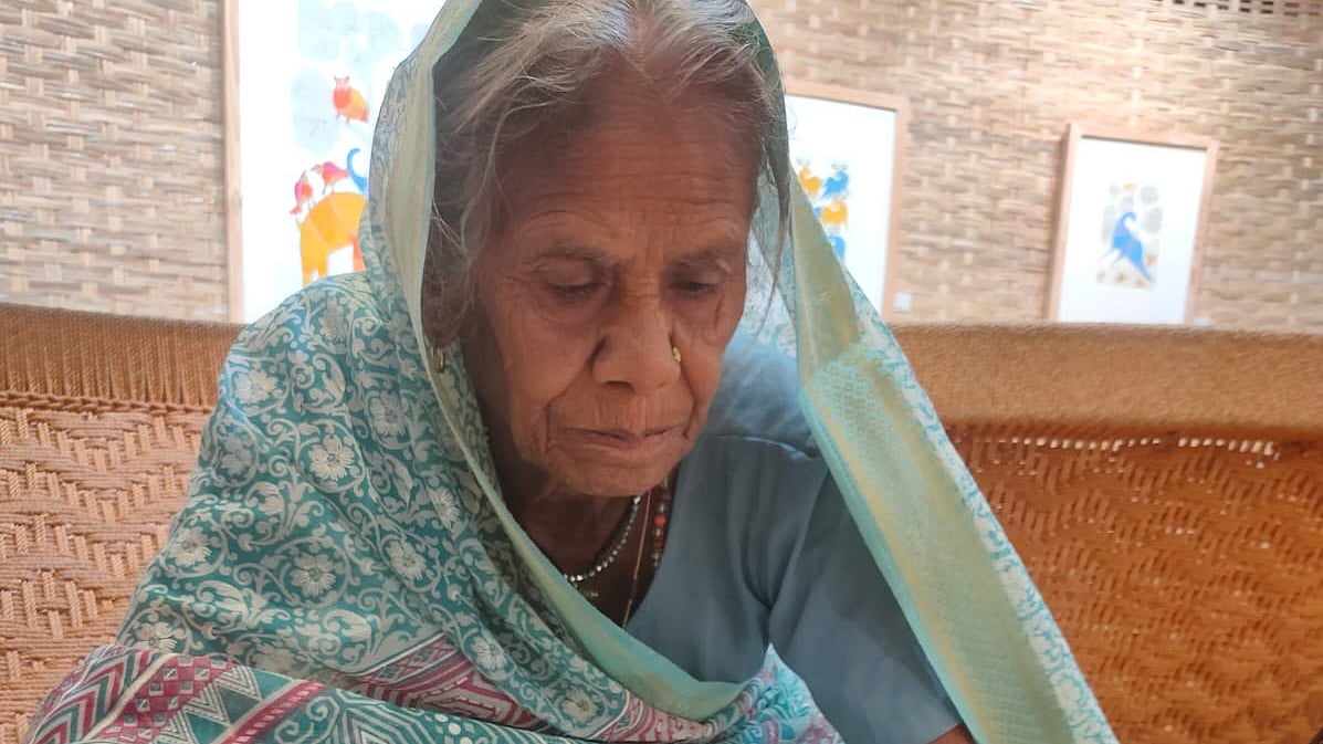 A retrospective at Ojas Art traces the life and work of a Baiga artist