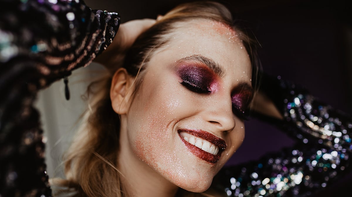 What is the 'Divorce Dust' makeup to test your partner's loyalty