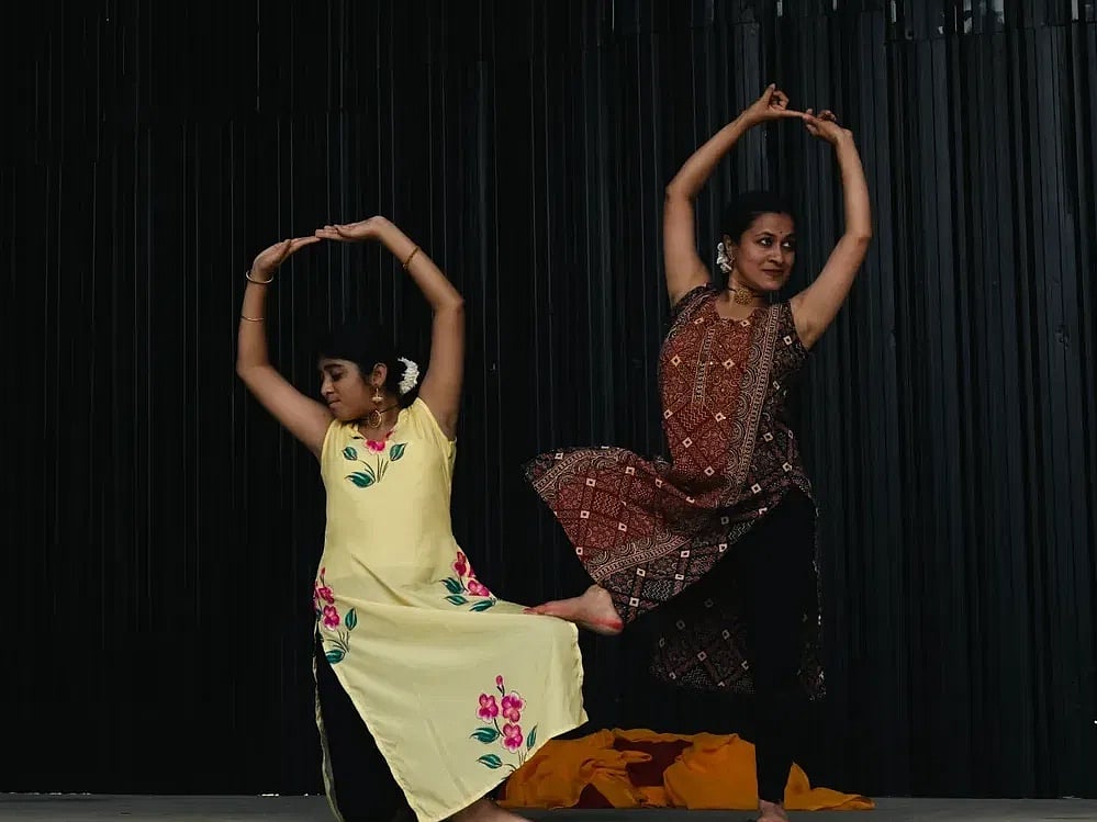 Hyderabad Stages Teen Bhuboner Paarey, a Bengali Multi-Arts Tribute