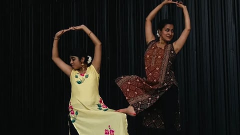 Hyderabad Stages Teen Bhuboner Paarey, a Bengali Multi-Arts Tribute