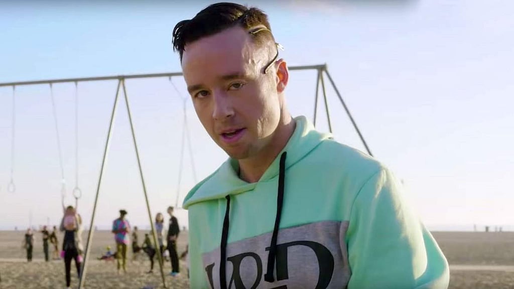 Rapper Jon James McMurray dies after falling off plane during wing ...