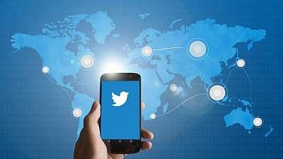 Twitter starts testing a new feature: custom-built timelines