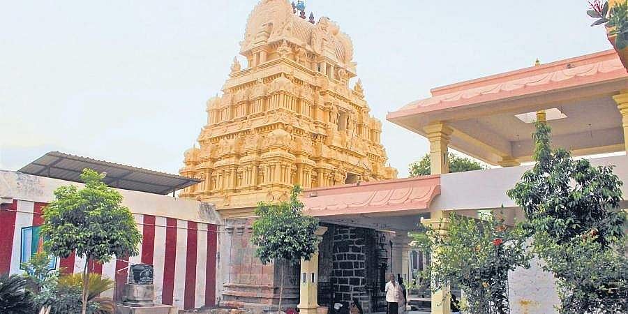 What's the special sweet offered to Lord Vishnu in Koviladi?