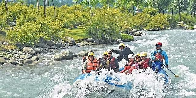 Meet Kerala's women-only travel group: 'Appooppanthaadi'
