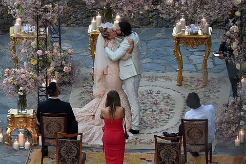 'Cheap Thrills' singer Sia gets married to boyfriend Dan Bernard in ...