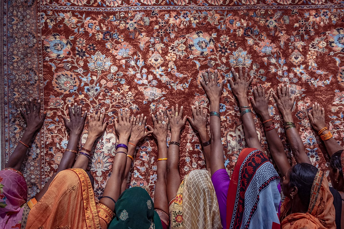Million-knot story: 900 artisans work 10 lakh manhours to create ...