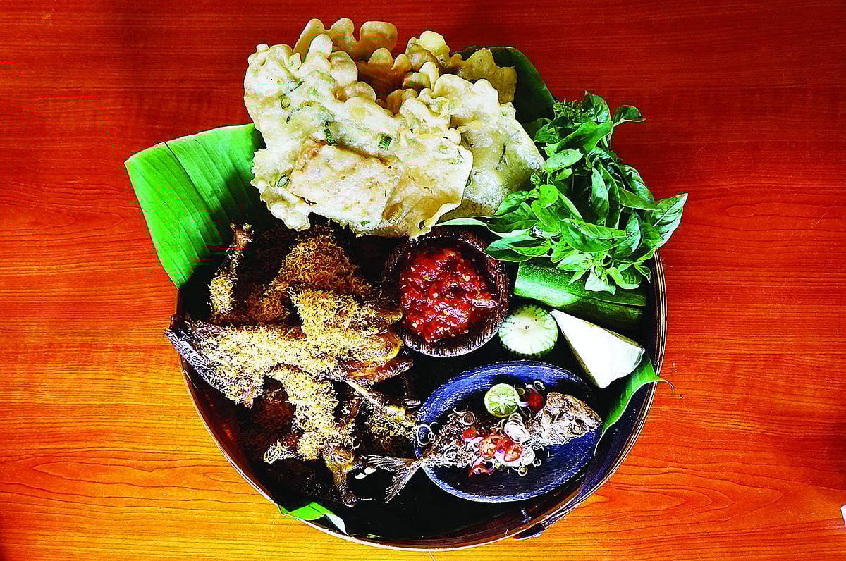 A paradise for lotus-eaters at Garut, the Switzerland of Java