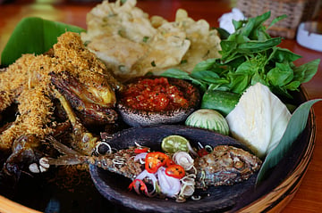 A paradise for lotus-eaters at Garut, the Switzerland of Java